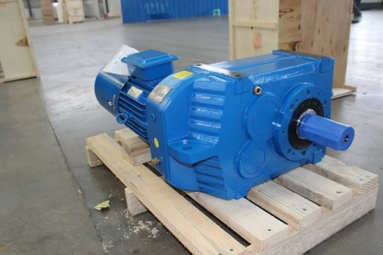 Parallel shaft gearboxes with double shafts | High efficiency gearboxes ...