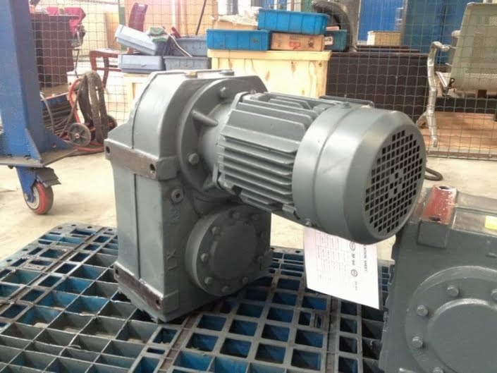 Parallel shaft gearboxes with double shafts | High efficiency gearboxes ...
