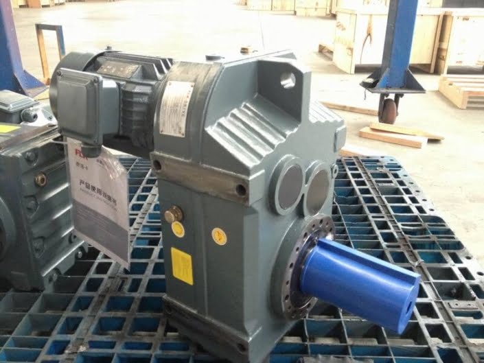 Parallel shaft gearboxes with double shafts | High efficiency gearboxes ...