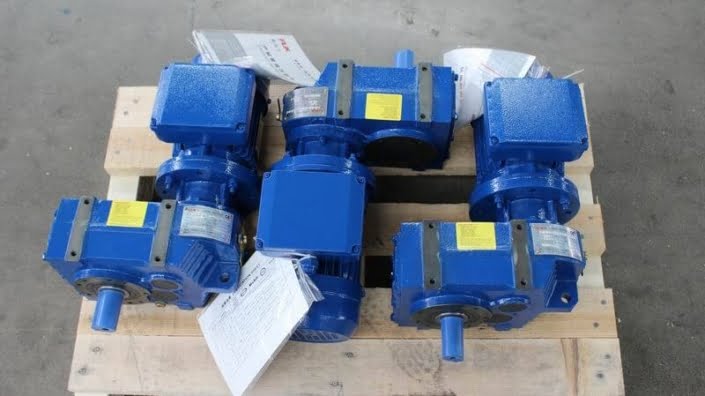 Parallel shaft gearboxes with double shafts | High efficiency gearboxes ...
