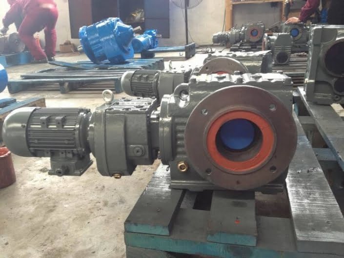 SAT series Hollow Shaft Torque Arm Mounted Worm Helical Gearmotor ...